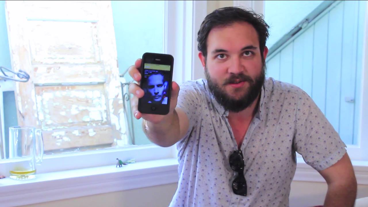 Watch These Straight Guys Use Grindr For The First Time Thought Catalog
